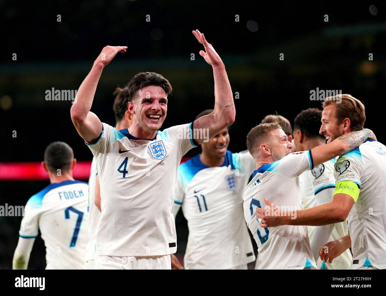 England's Declan Rice celebrates after team-mate Harry Kane scores ...