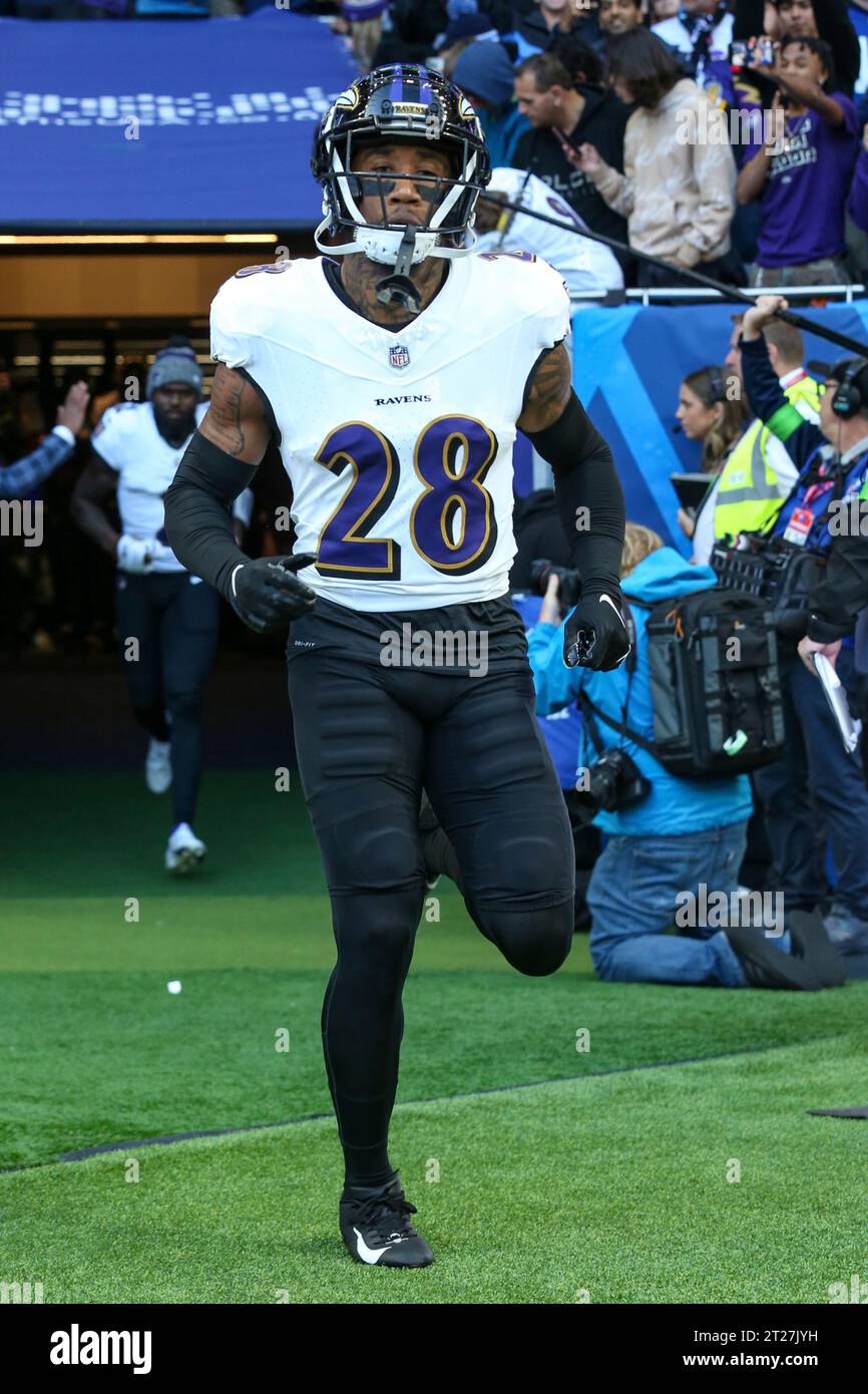 Baltimore Ravens cornerback Ronald Darby (28) runs onto the field for ...