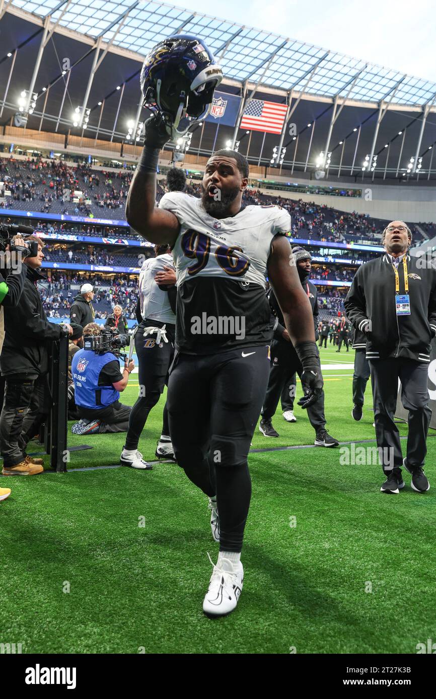 Baltimore Ravens defensive tackle Broderick Washington (96) walks off ...