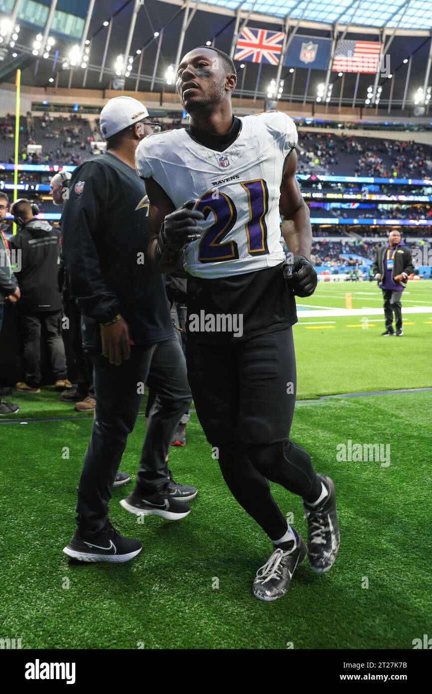 Baltimore Ravens cornerback Brandon Stephens (21) jogs off the field ...