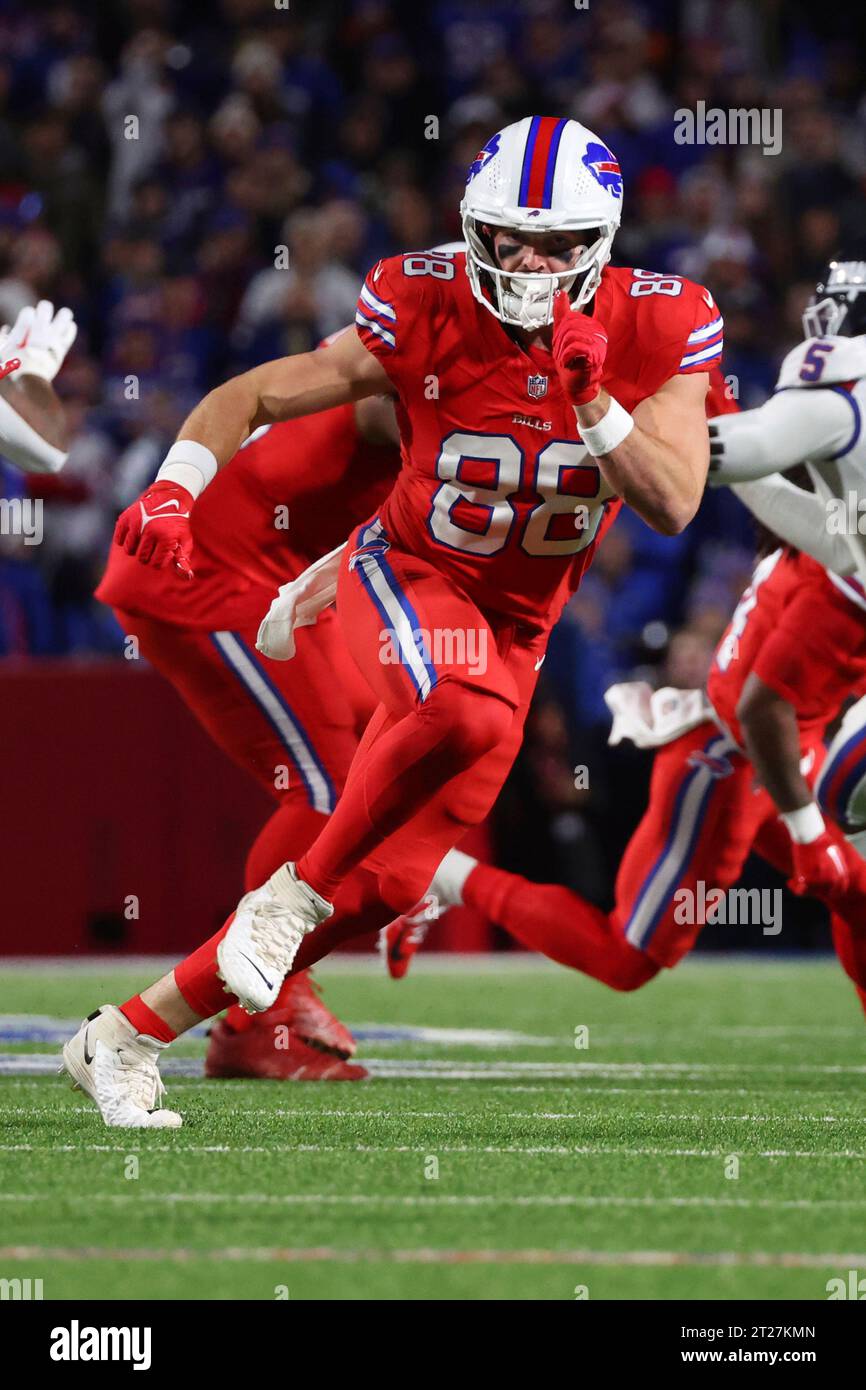 Buffalo Bills tight end Dawson Knox (88) runs a route during the first ...