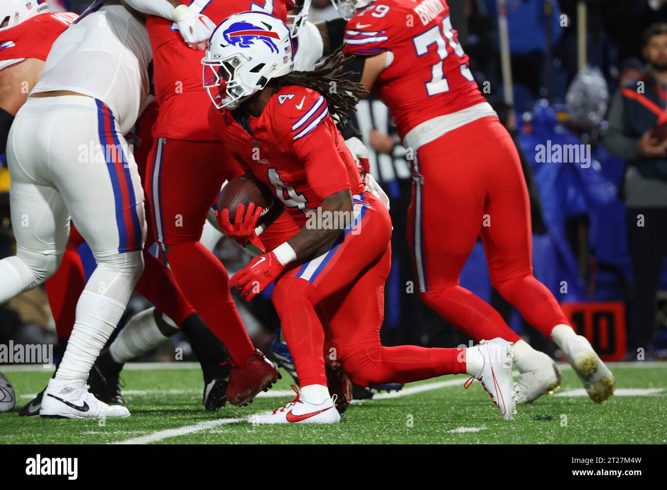 Buffalo Bills running back James Cook (4) carries the ball during the ...