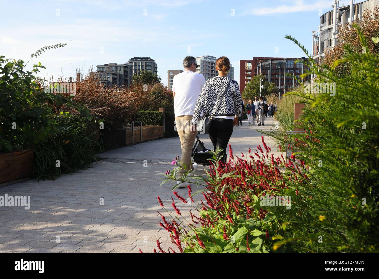 Bagley Walk, the pretty elevated walkway at Kings Cross, connecting ...