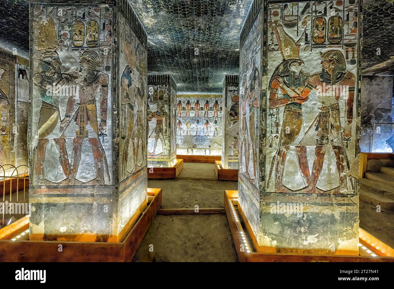 Ceiling in tomb of seti i hi-res stock photography and images - Alamy