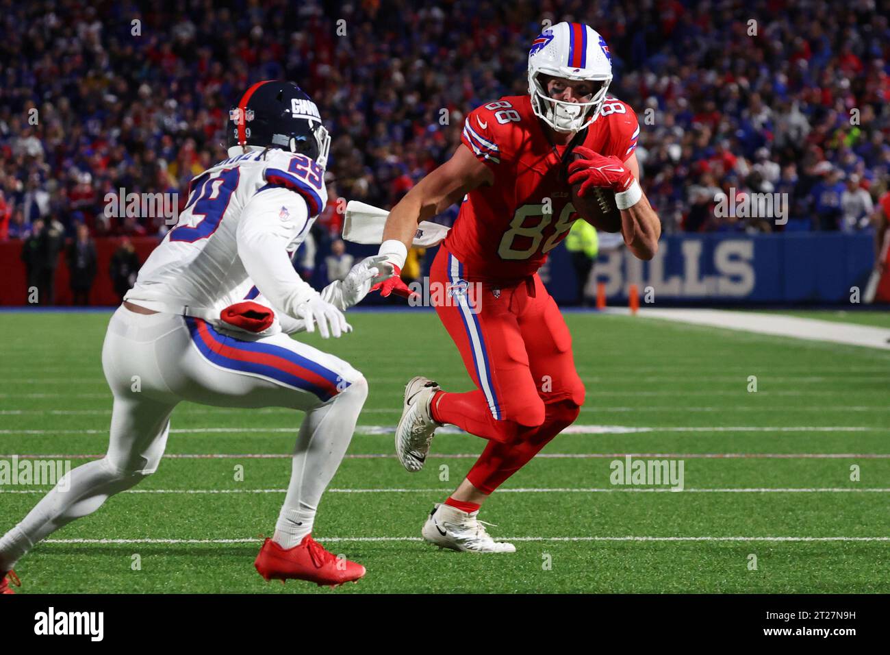 Buffalo Bills tight end Dawson Knox (88) makes a catch the second half ...