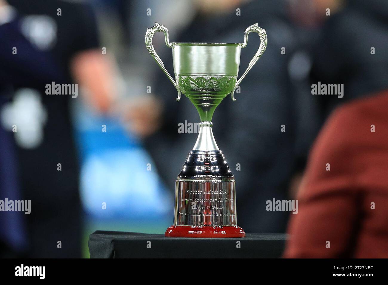 Ashes trophy hi-res stock photography and images - Alamy