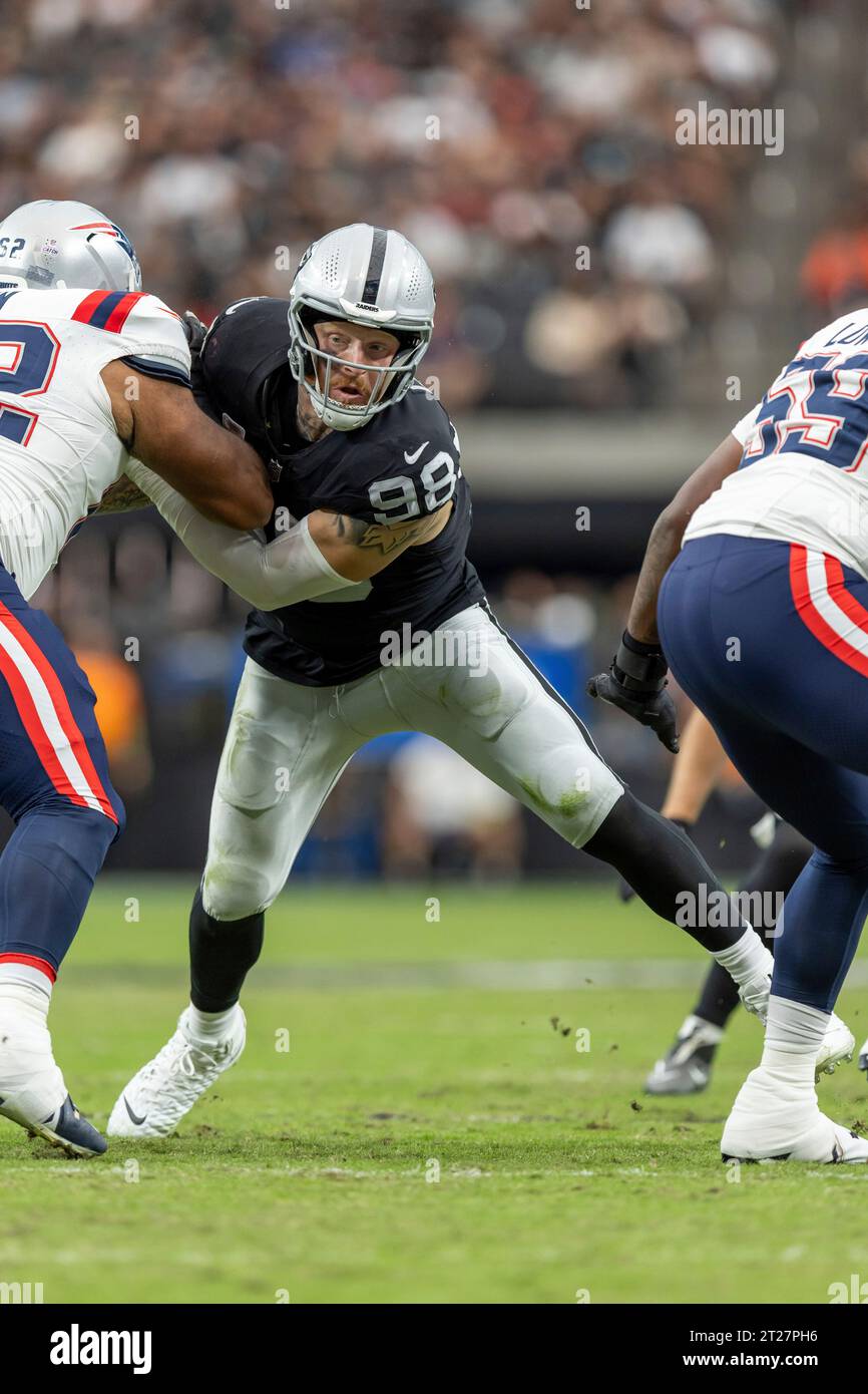 Las Vegas Raiders defensive end Maxx Crosby (98) against the New ...