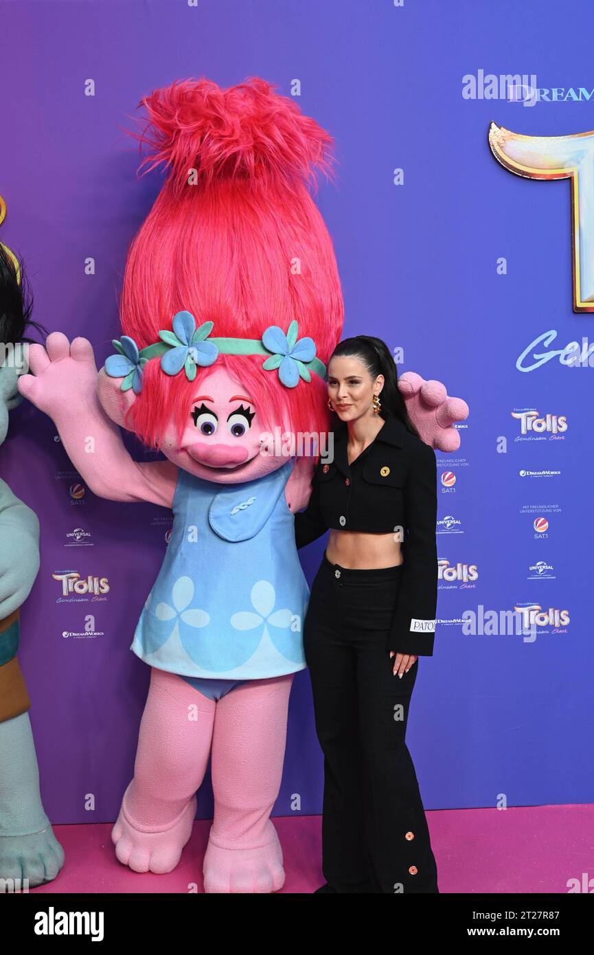 Sängerin Lena Meyer-Landrut, die deutsche Stimme von Poppy, kommt zur ...