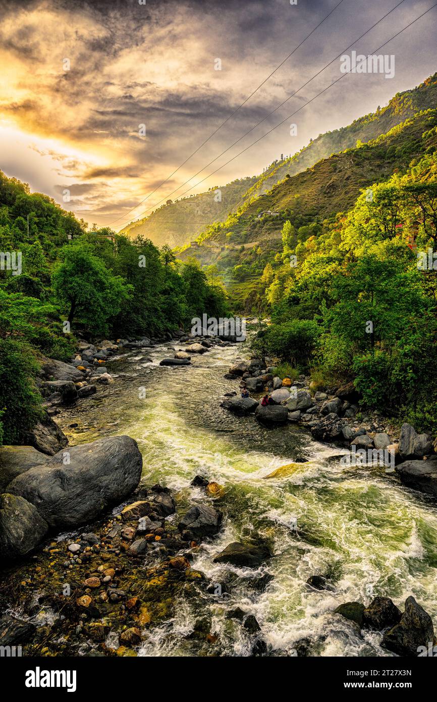 Tirthan valley hi-res stock photography and images - Alamy