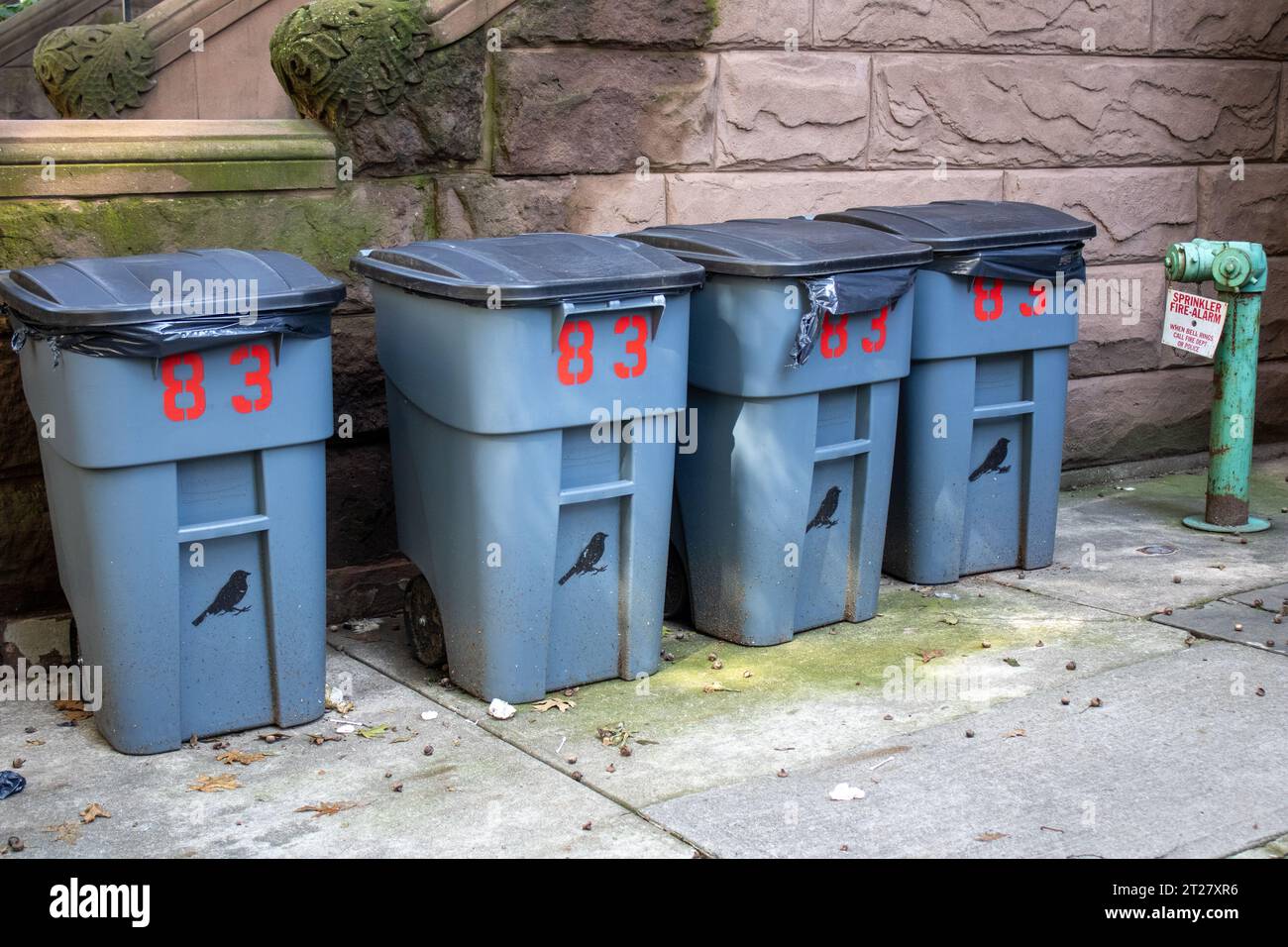 Red plastic trash can hi-res stock photography and images - Alamy
