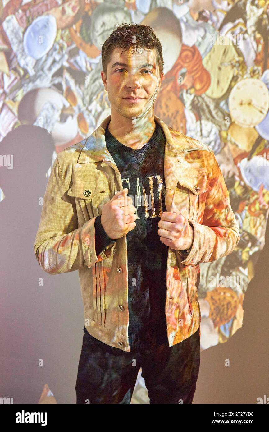 Julian David - Deutschlandpremiere von DALI SURREAL - Das immersive ...