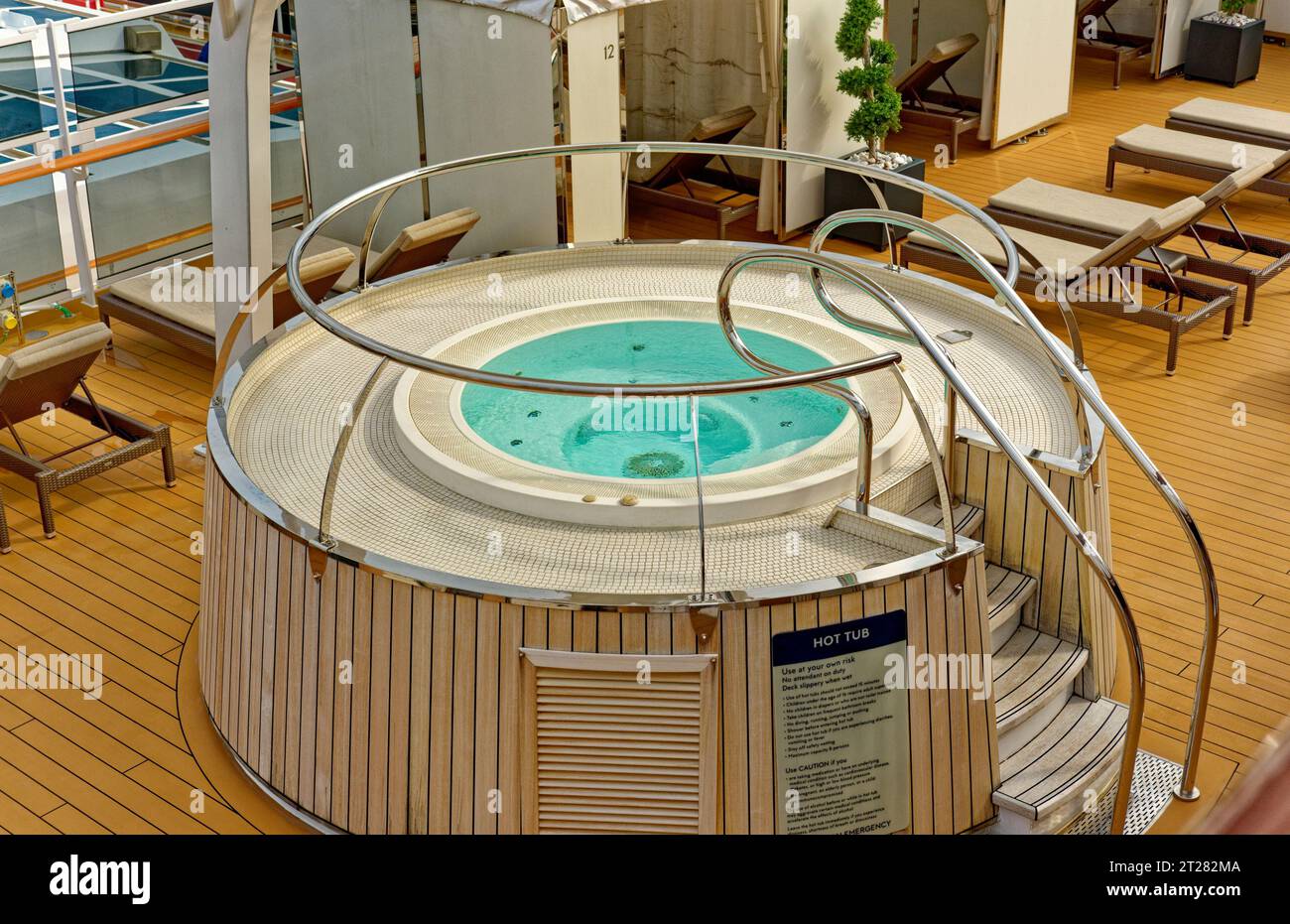 Hot Tub on Cruise Ship Stock Photo - Alamy