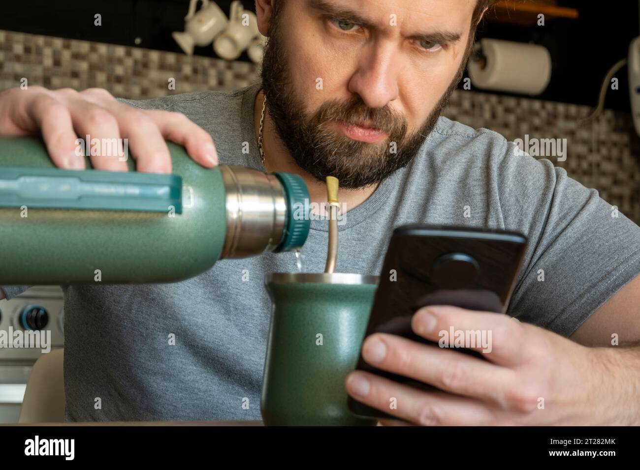 Mate internet hi-res stock photography and images - Alamy