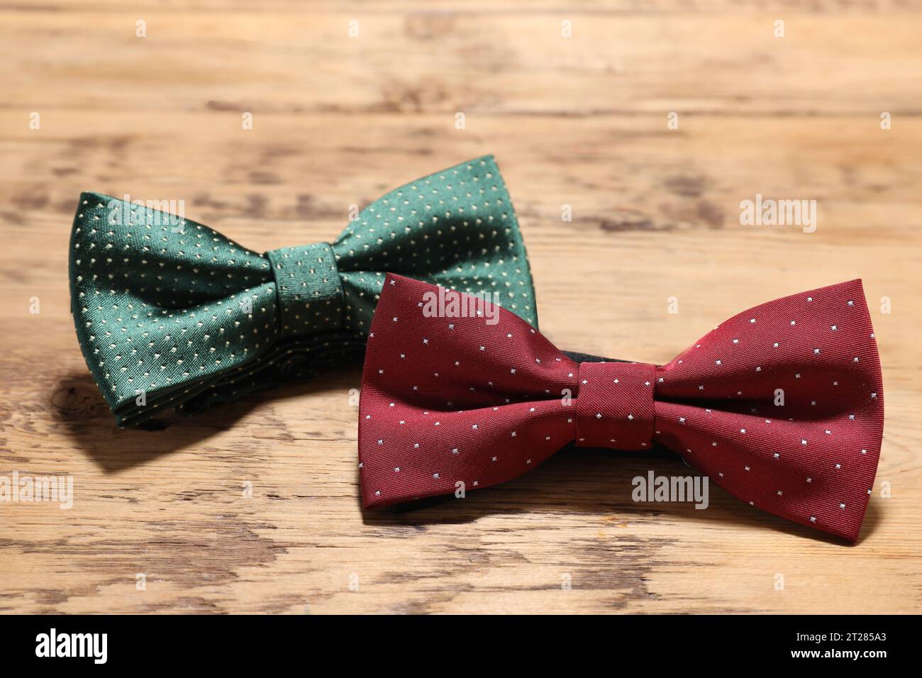 Wooden bow ties on wooden hi-res stock photography and images - Alamy