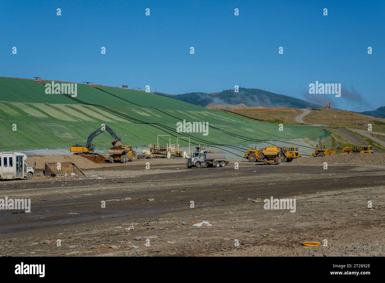Covered garbage at the King County Cedar Hills Regional Landfill ...