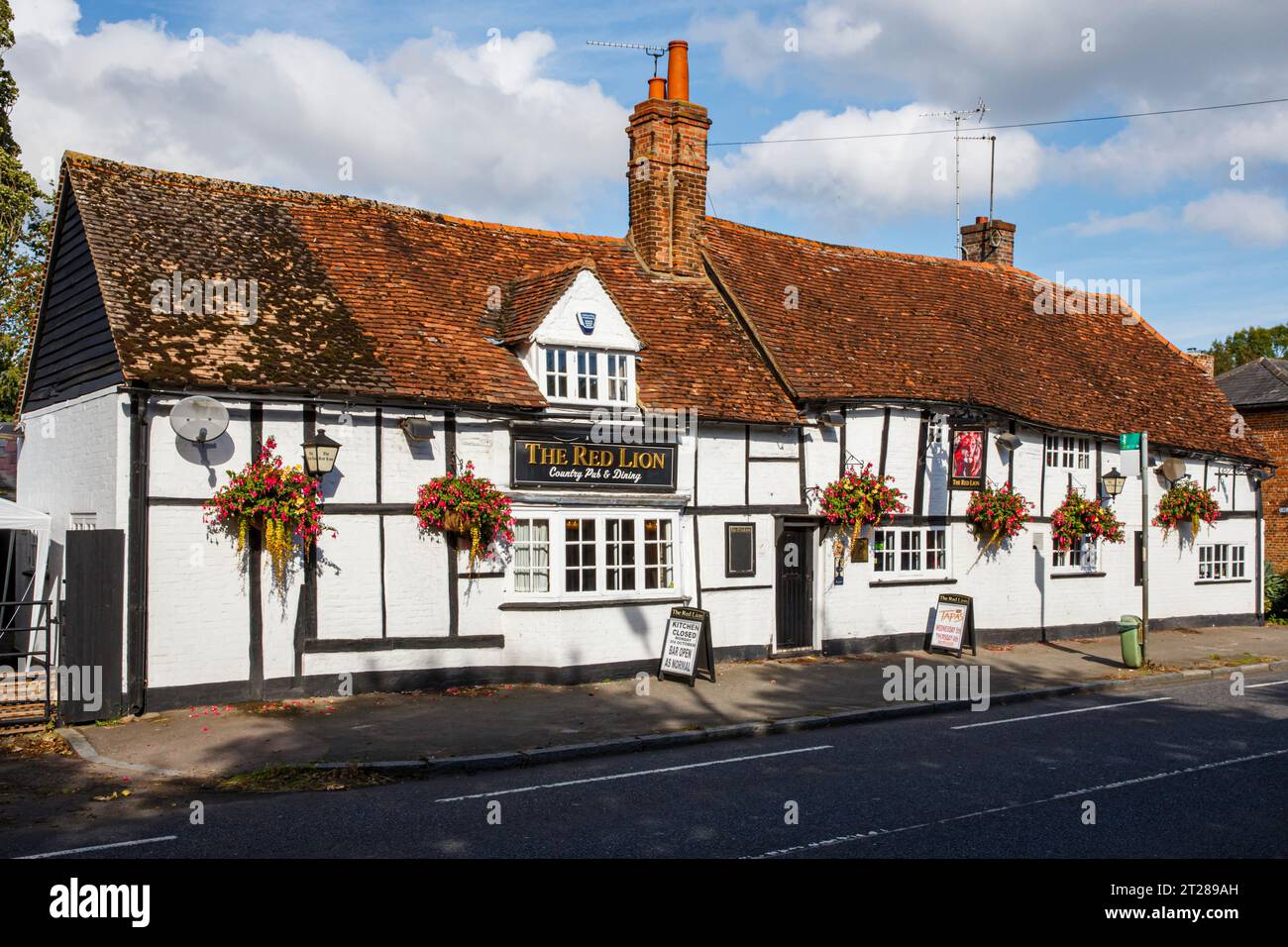 The Red Lion public House in Bierton, Aylesbury, United Kingdom Stock ...