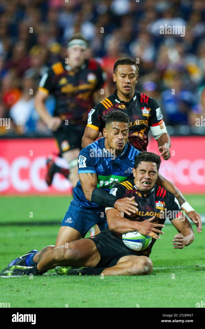 Anton lienert brown chiefs rugby hi-res stock photography and images ...