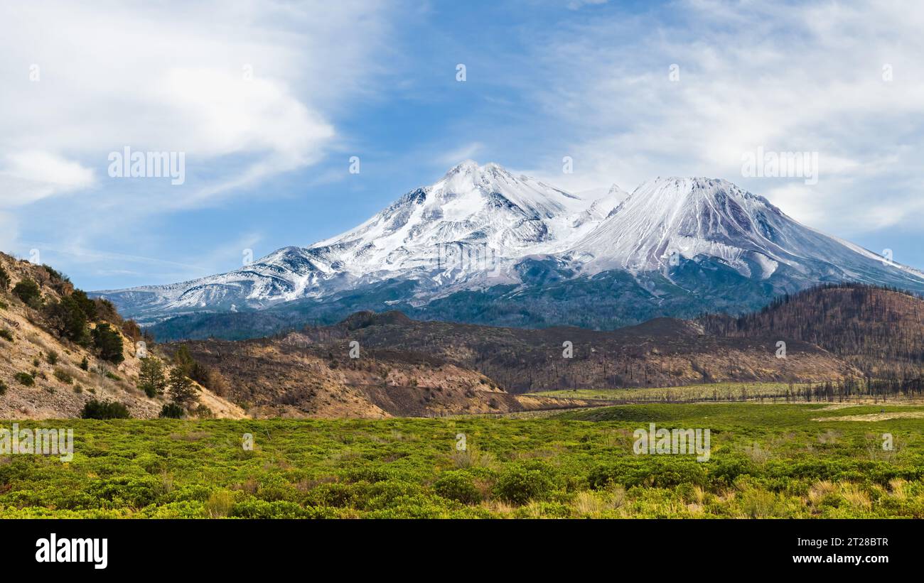 Northwest flank view of Mount Shasta volcano in Northern California ...