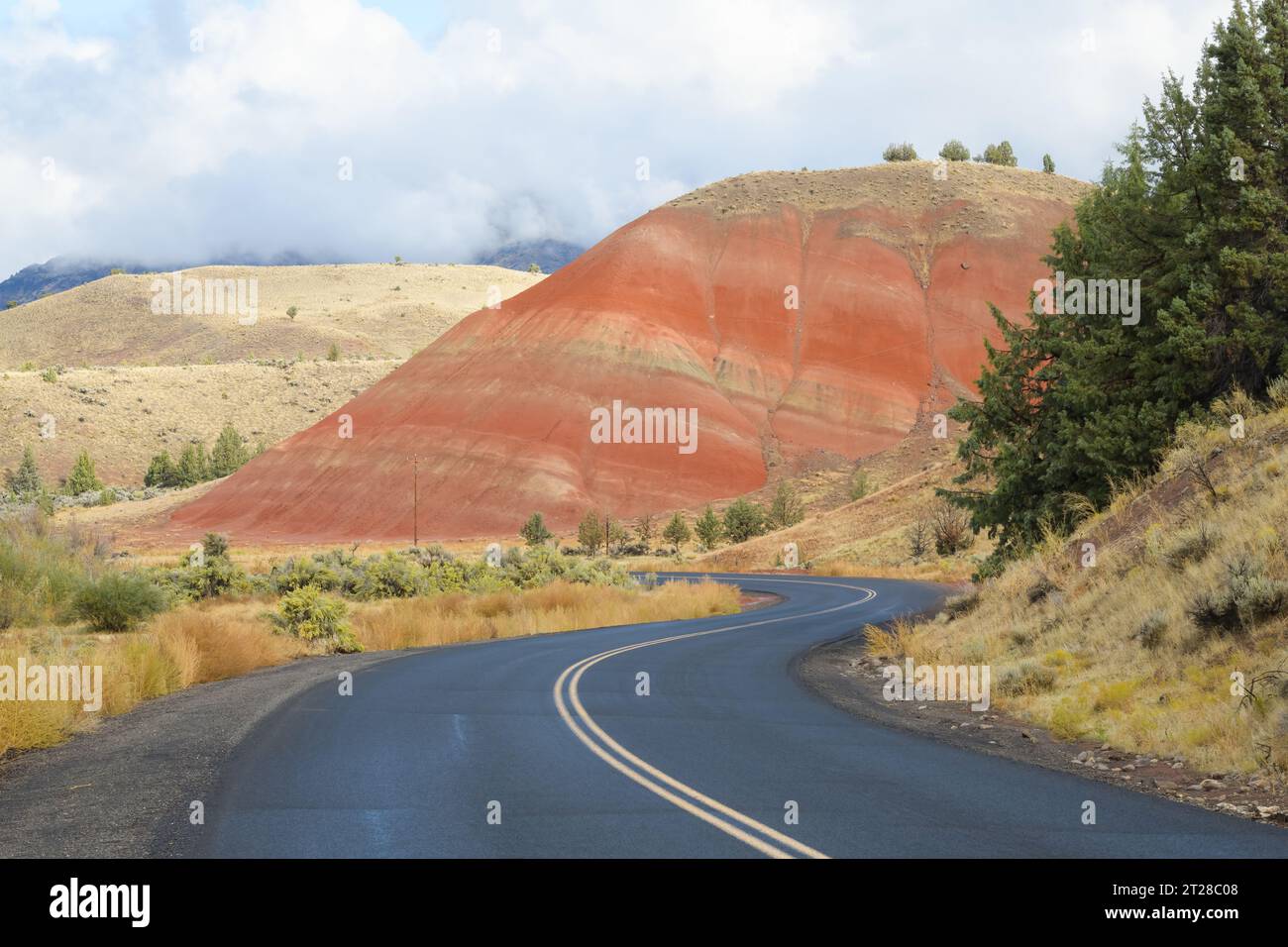 Red and tan hues of Painted Hills section of John Day Fossil Beds ...