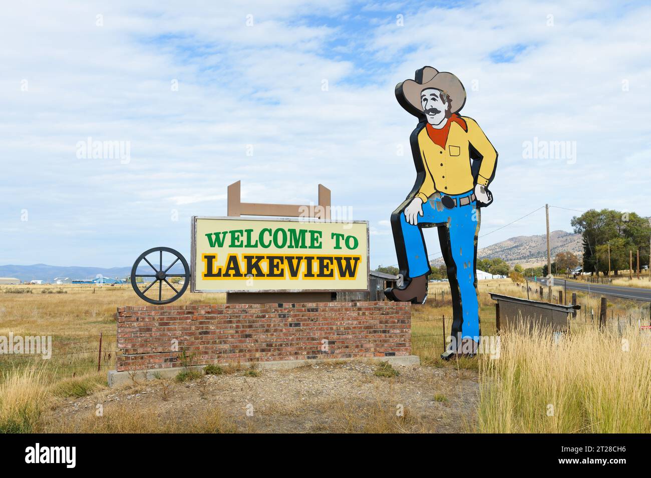 Lakeview, OR, USA - October 14, 2023; Welcome to Lakeview sign in Lake ...