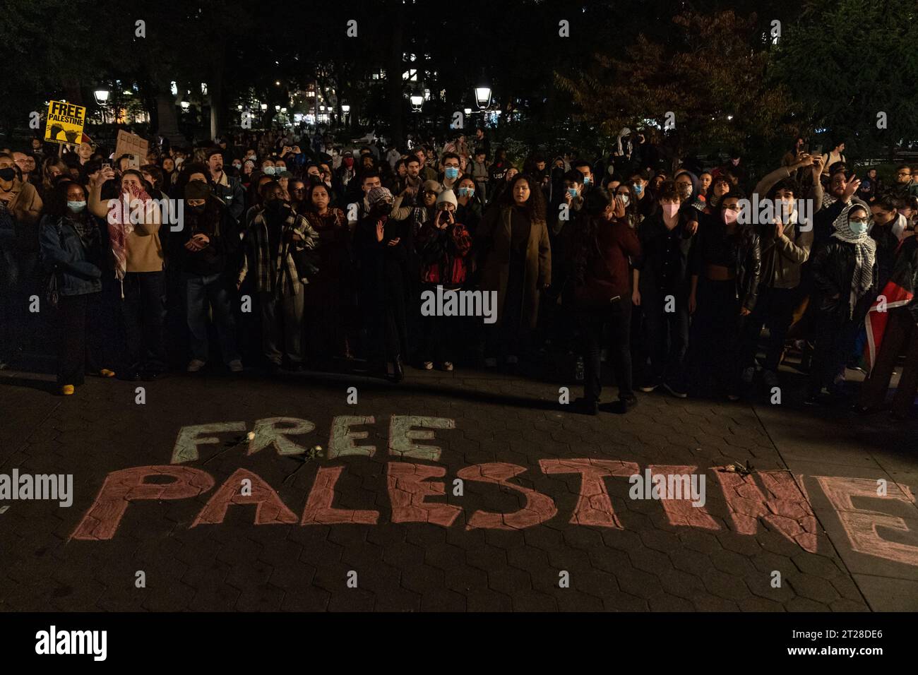 Competing rallies by pro-Palestine and pro-Israel on Washington Square ...