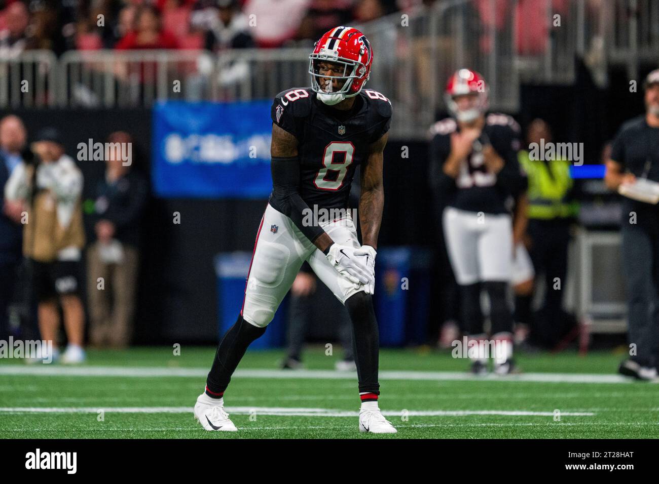 Atlanta Falcons tight end Kyle Pitts (8) lines up during the first half ...
