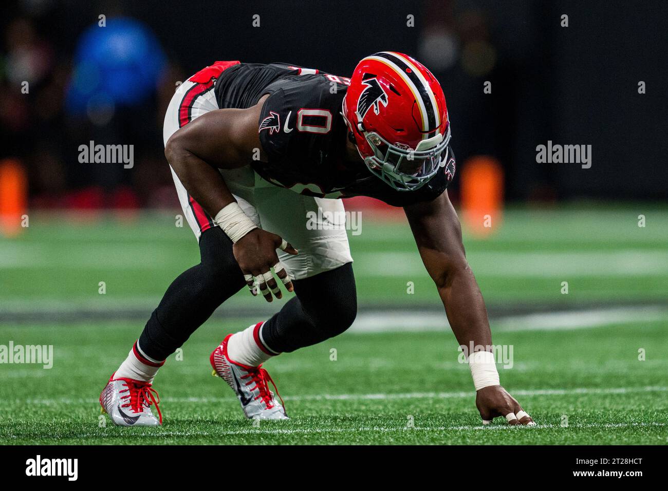 Atlanta Falcons linebacker Lorenzo Carter (0) lines up during the ...