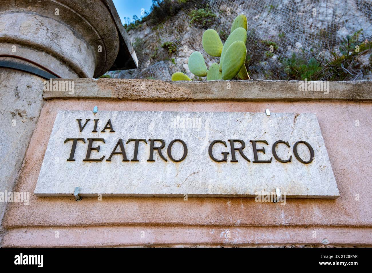 Street art in taormina hi-res stock photography and images - Alamy