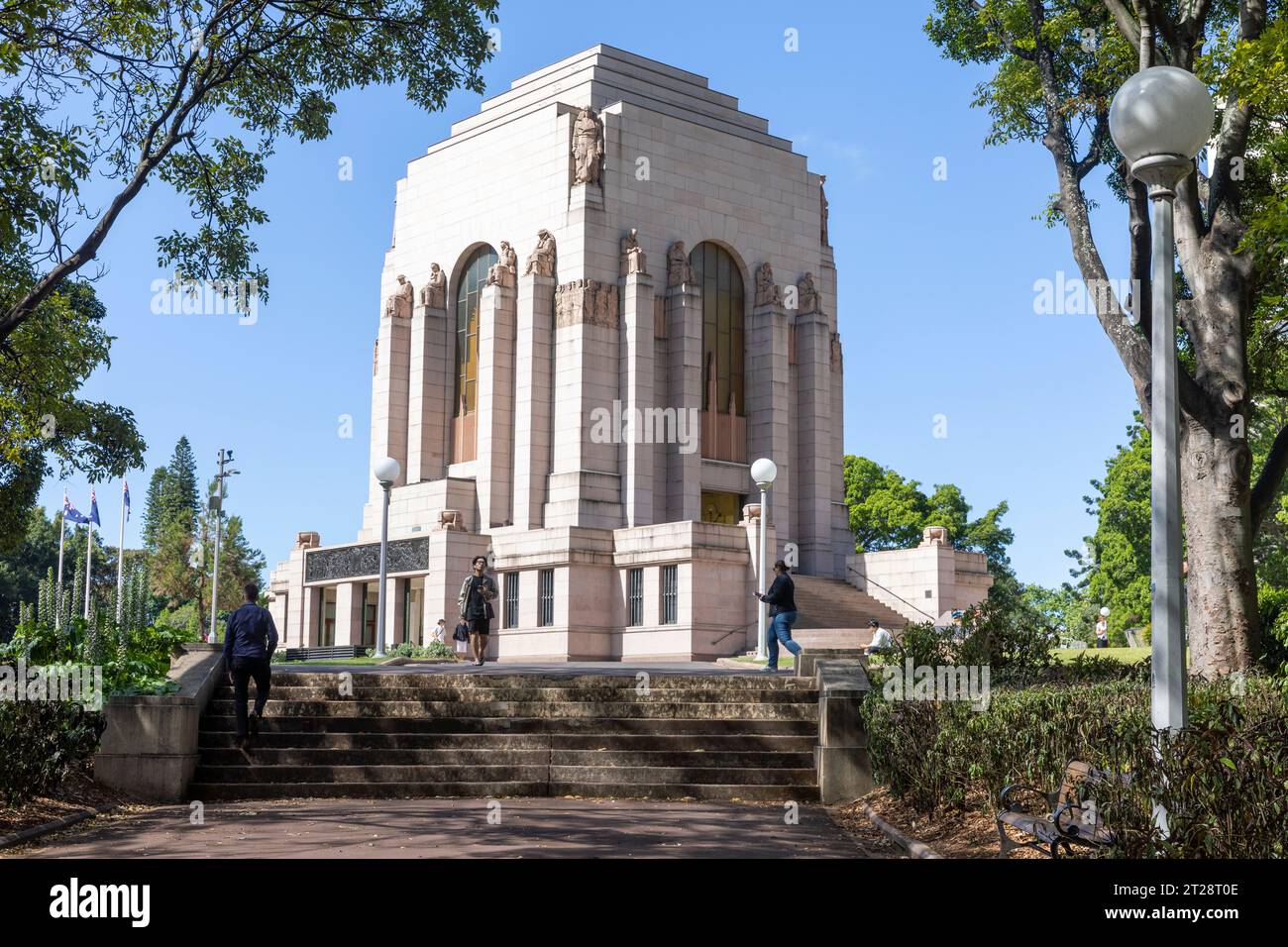 The ANZAC memorial in Hyde Park Sydney, to remember those Australian ...