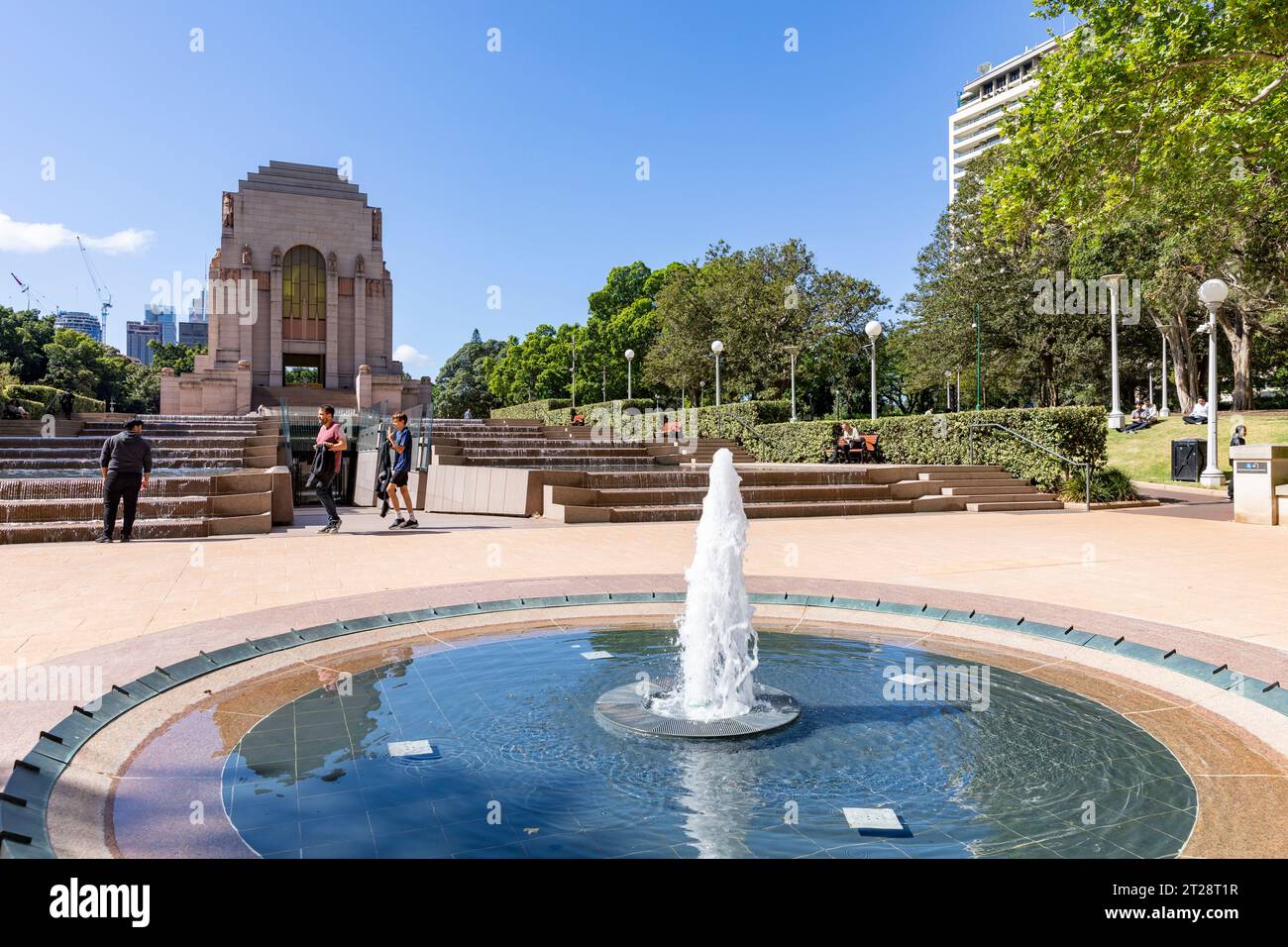 The ANZAC memorial in Hyde Park Sydney, to remember those Australian ...