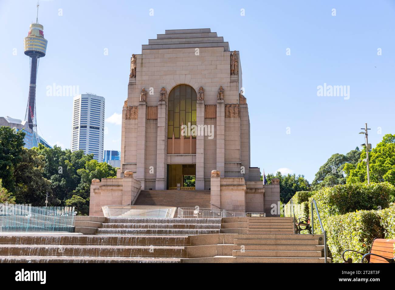 The ANZAC memorial in Hyde Park Sydney, to remember those Australian ...