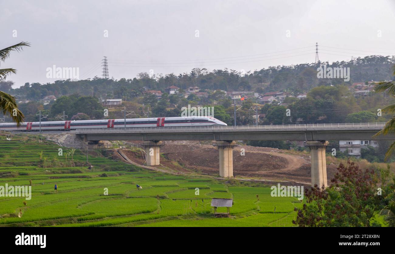 (231018) -- JAKARTA, Oct. 18, 2023 (Xinhua) -- This photo taken on Oct ...