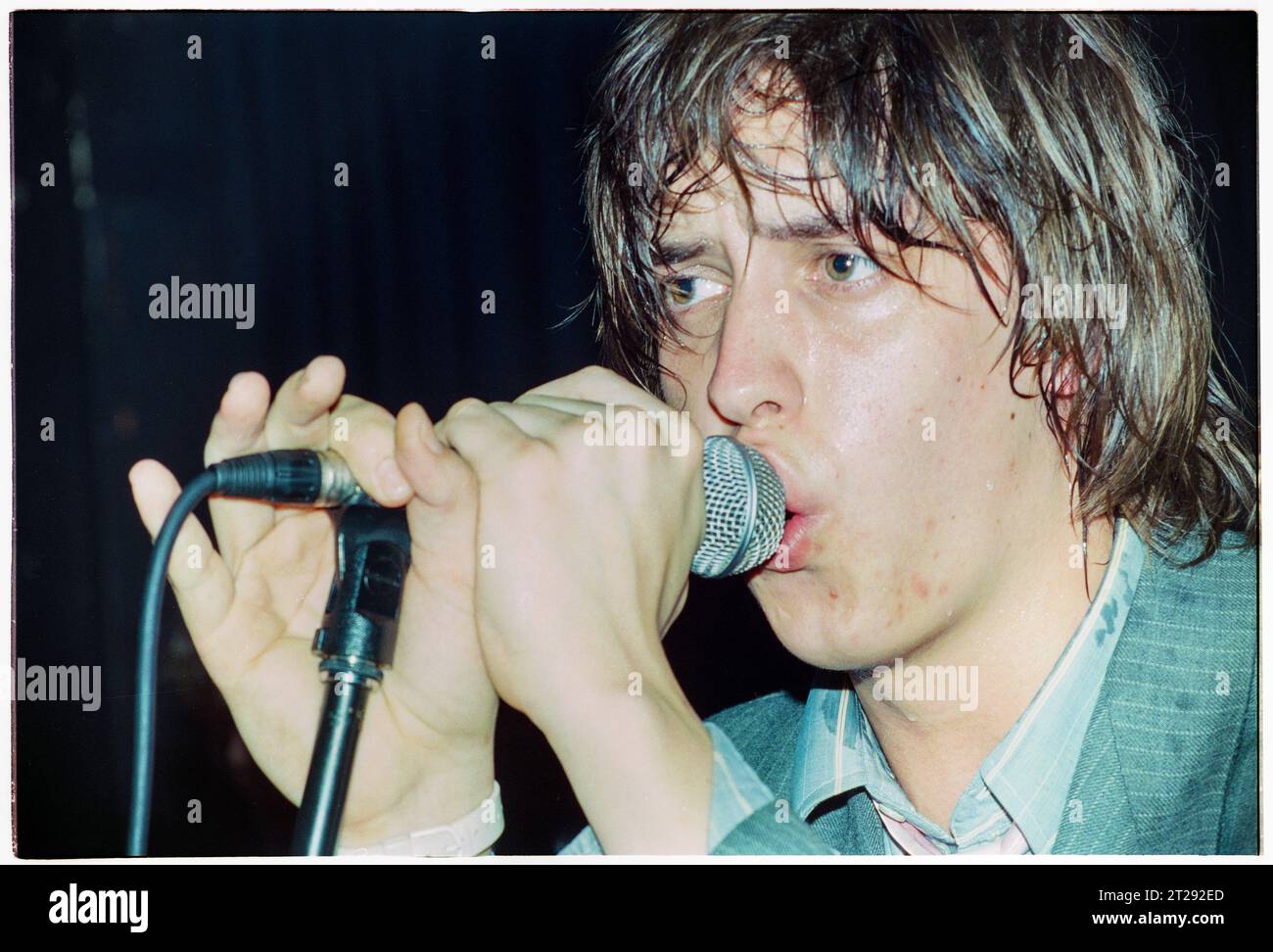 The strokes band 2001 hi-res stock photography and images - Alamy