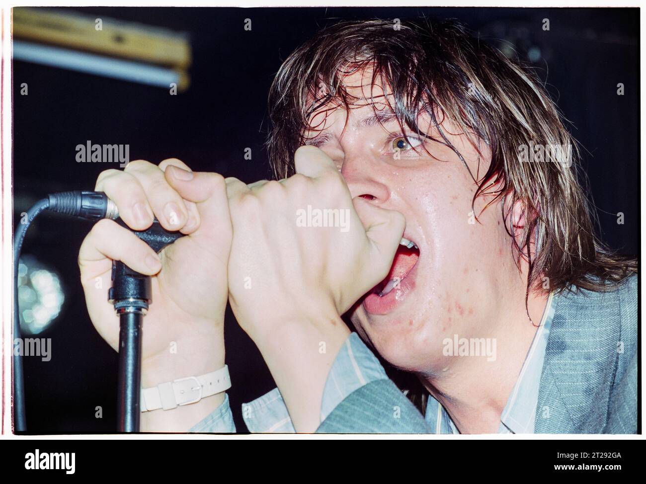The strokes band 2001 hi-res stock photography and images - Alamy