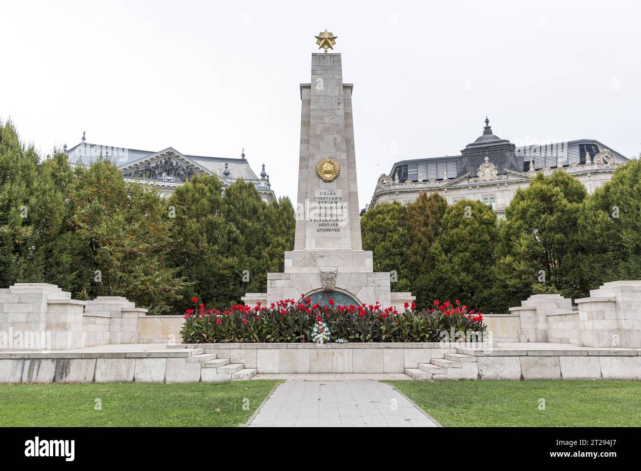 Monument soviet star hi-res stock photography and images - Alamy
