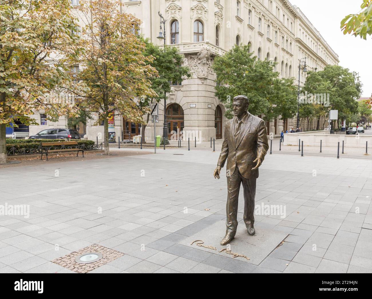 Memorial of Ronald Reagan visit to Budapest Stock Photo - Alamy