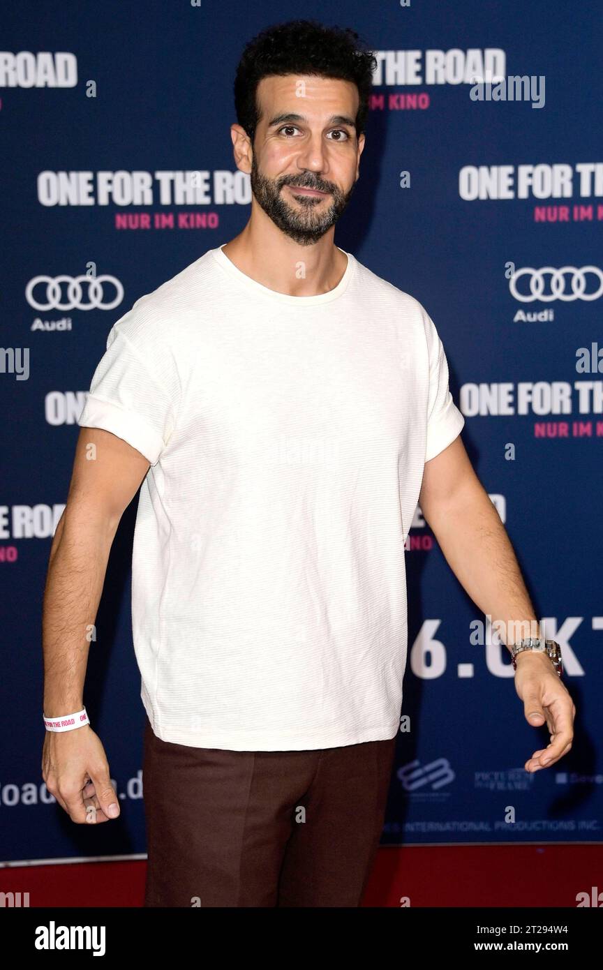 Daniele Rizzo bei der Premiere des Kinofilms One For the Road im Kino ...