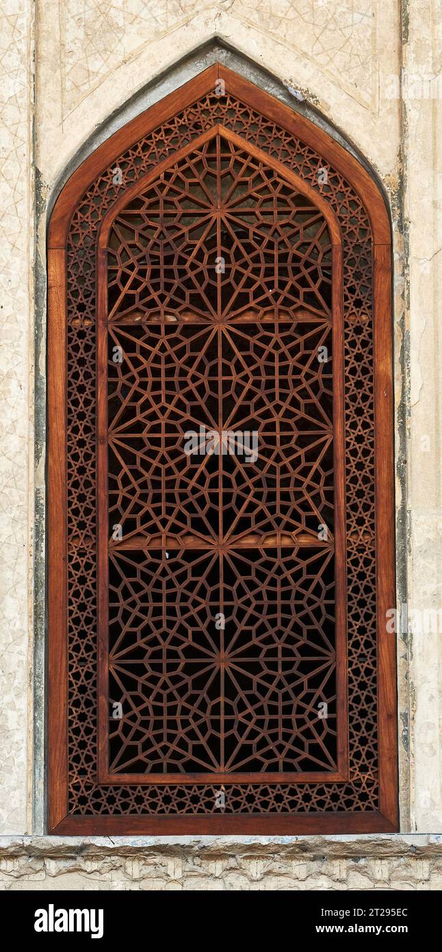 Vintage islamic window with traditional pattern. Arabic seamless window ...
