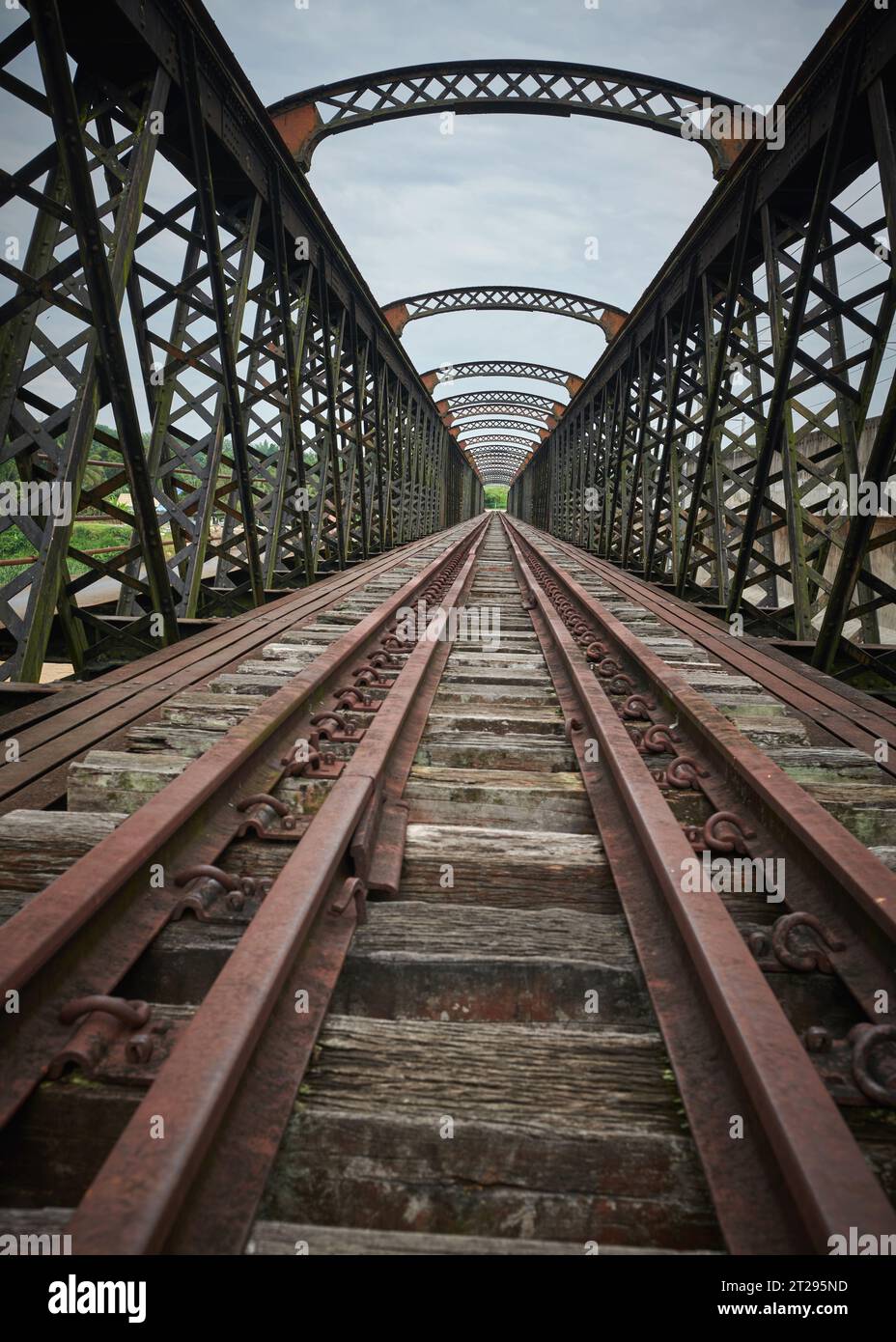Old railway bridge, vintage metal railway bridge Stock Photo - Alamy