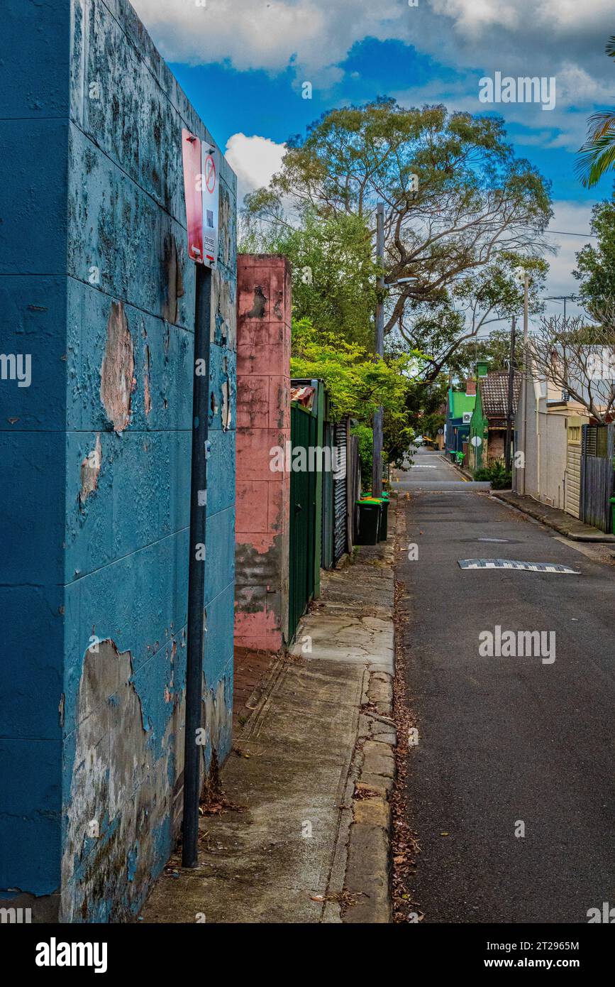 Backstreet garage hi-res stock photography and images - Alamy
