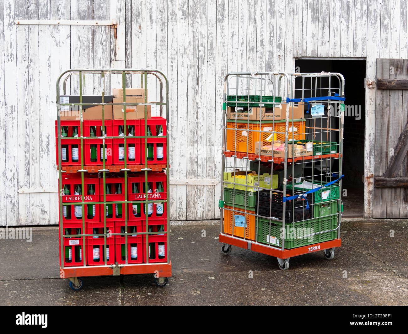 Delivery trolleys hi-res stock photography and images - Alamy