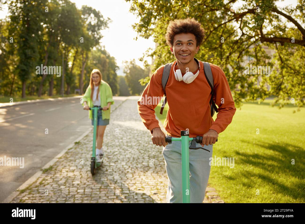 Teenager e scooter hi-res stock photography and images - Alamy