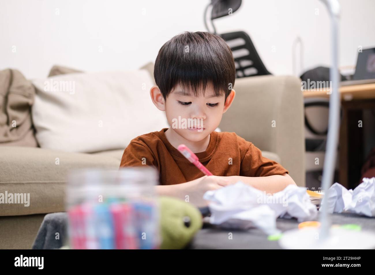 Cute asian child hand drawing hi-res stock photography and images - Alamy