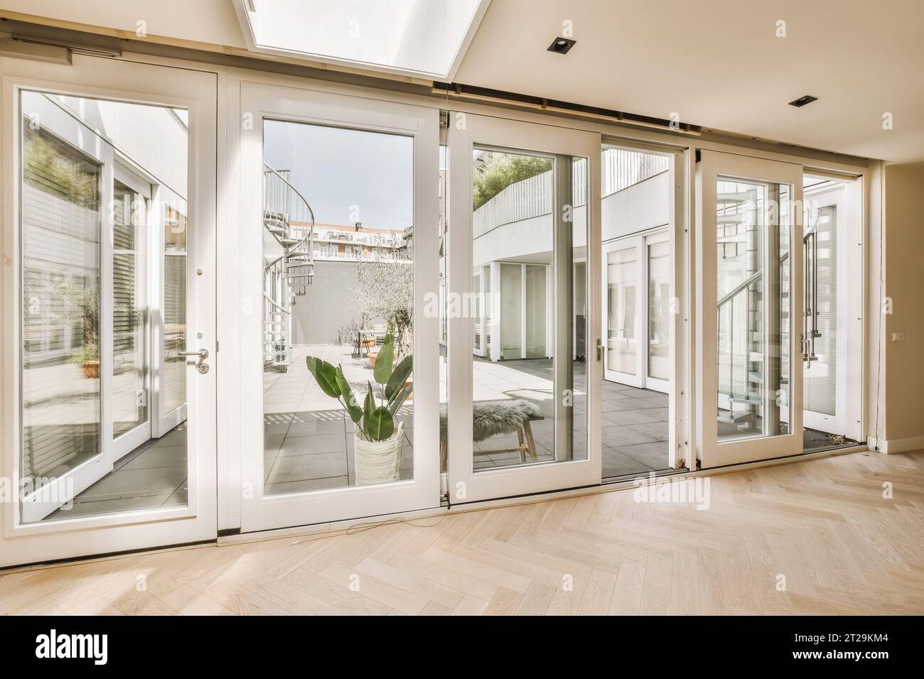 Large sliding glass doors hi-res stock photography and images - Alamy