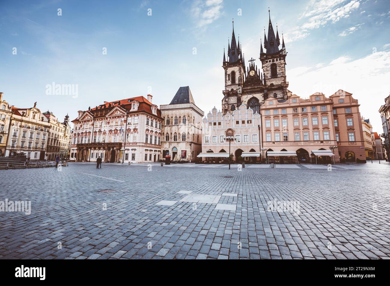 Fantastic scene of the Tyn Church (Tynsky chram) in sunlight. Popular ...