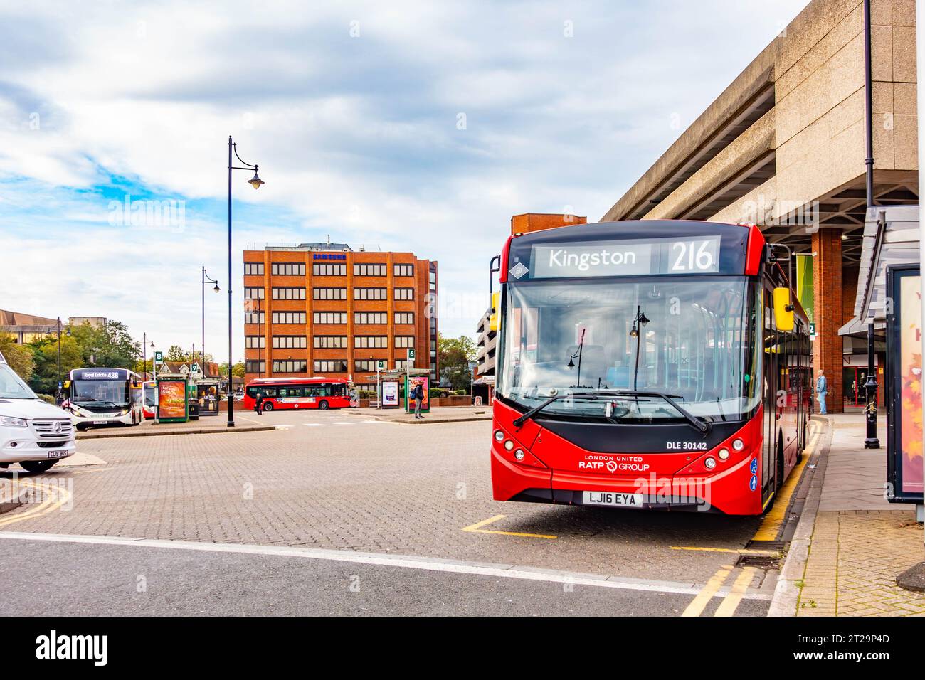 Thames bus hi-res stock photography and images - Alamy