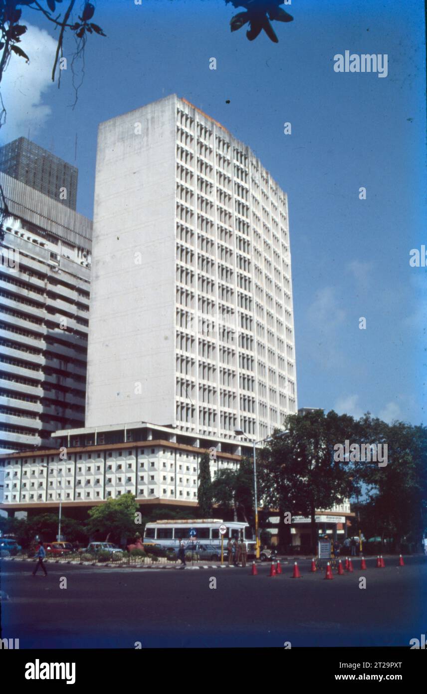Nariman point end bombay mumbai hi-res stock photography and images - Alamy