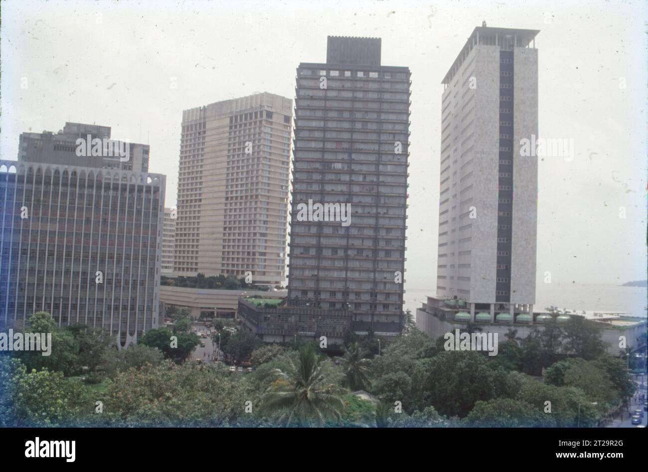 Nariman point end bombay mumbai hi-res stock photography and images - Alamy