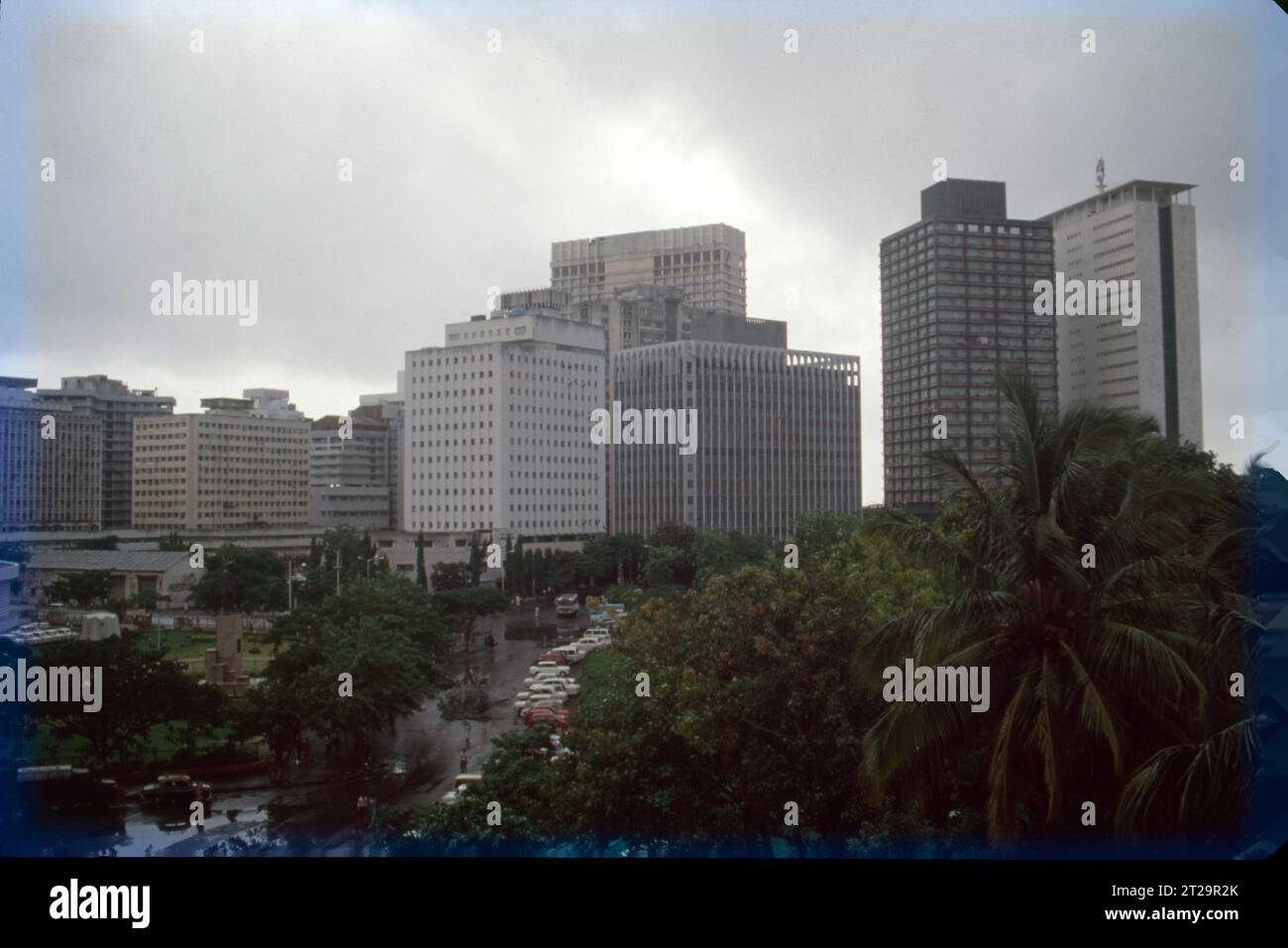 Nariman point end bombay mumbai hi-res stock photography and images - Alamy