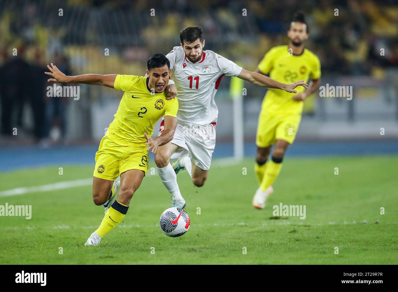Kuala Lumpur, Malaysia. 17th Oct, 2023. Matthew Thomas Davies of Malaysia (L) and Rahimov ...